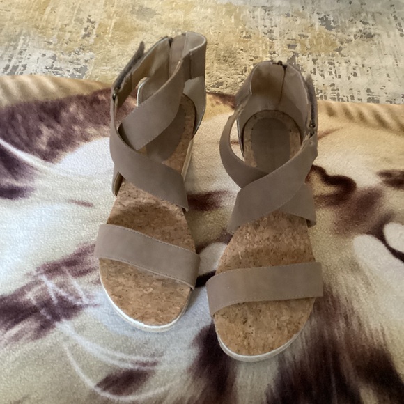 Adrienne Vittadini | Shoes | Beige Velco Sables | Poshmark